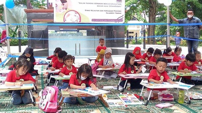 Siswa TK se Kota Palu Ikut Lomba Mewarnai di Acara Gemarikan Dinas Kelautan dan Perikanan ...