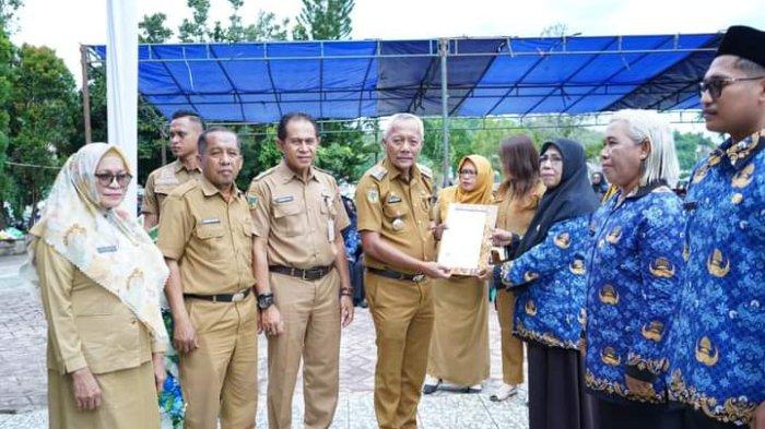 554 PPPK di Banggai Laut Terima SK, Bupati: Tunjukkan Kinerja Terbaik - Tribunpalu.com