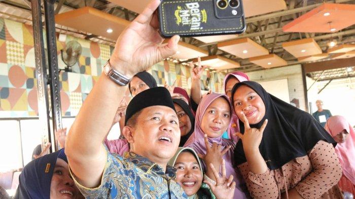 Berdayakan Ibu-ibu, Dukungan pada Iksan-Iriane Makin Kuat di Bungku Barat - Tribunpalu.com