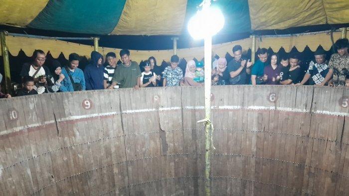 Atraksi Tong Setan Motor Hadir di Pasar Malam Soyo Sae Fun Palu, Cek ...