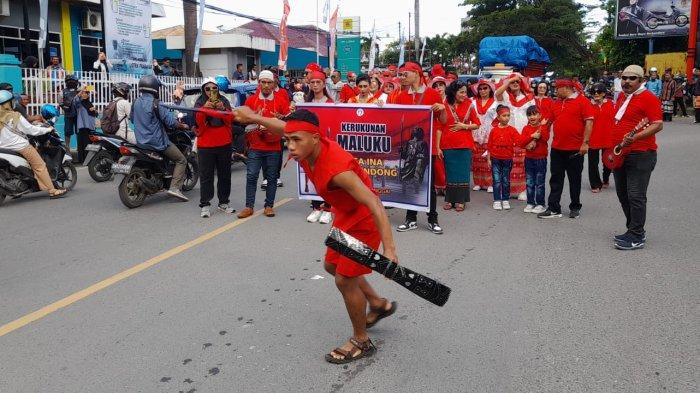 Kerukunan Maluku di Banggai Ikut Ramaikan Karnaval Budaya dengan Tarian ...