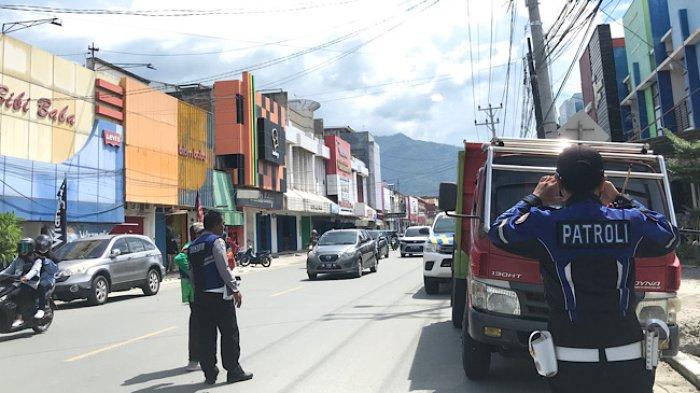 Dishub Tegur Jukir di Jl Imam Bonjol Palu, Kendaraan Kerap Parkir ...