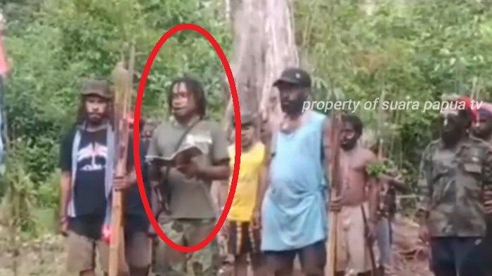 Tiba-tiba Muncul Tantang TNI-Polri, Siapa Elkius Kobak yang Ngaku ...