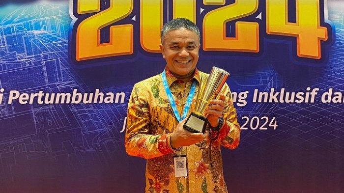Wali Kota Palu Hadianto Rasyid Terima Penghargaan Pembangunan Daerah Terbaik Kedua se-Indonesia ...