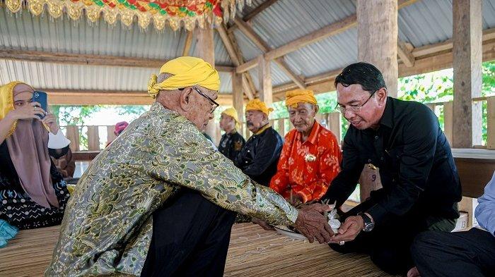 Bupati Sigi Resmikan Bantaya Desa Potoya: Simbol Budaya dan Penguat ...