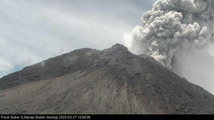 Gunung Merapi Kembali Erupsi, Tinggi Kolom Capai 5.000 Meter dari ...