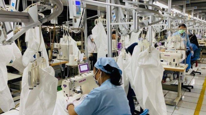 Bantu Lawan Covid-19, Pabrik Adidas dan Prada di Indonesia Produksi ...