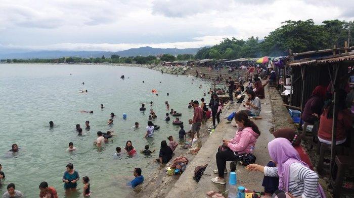 Pantai Kampung Nelayan Palu Tetap Ramai di Masa PPKM Mikro - Tribunpalu.com