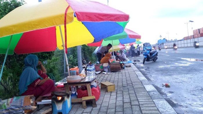 Sepanjang Flyover Pantoloan Dipadati Penjual Somai dan Dange ...