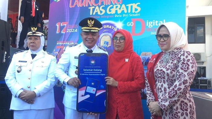 Dukcapil Palu Luncurkan Program TAS GRATIS di HUT Kemerdekaan RI ke-79 - Tribunpalu.com