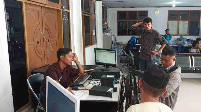 Server Bermasalah, Sudah Sebulan Lebih Disdukcapil Palu Tidak Layanani ...