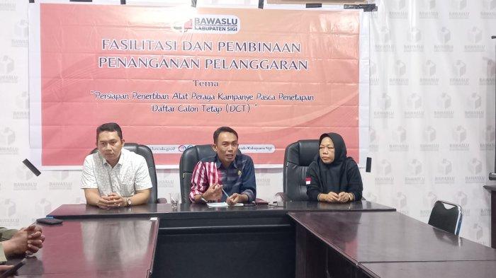 Malam Ini Satpol PP dan Bawaslu Sigi Segera Turunkan Baliho Caleg, Tahap Pertama Sisir 3 ...