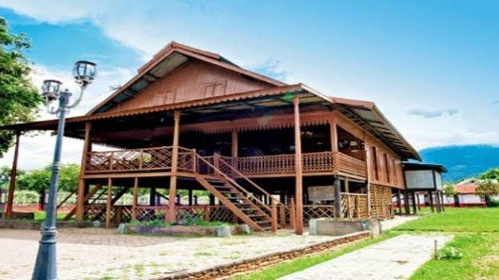 Sou Raja Rumah Pemimpin Lembah Palu di Masa Lalu, Wisata Sejarah yang ...