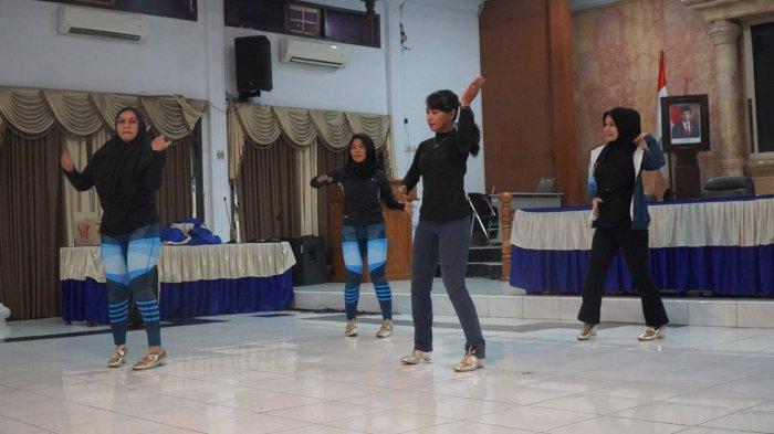 Atlet Senam Lansia Kota Tegal Siap Berlaga di FORDA Jateng - Tribun ...