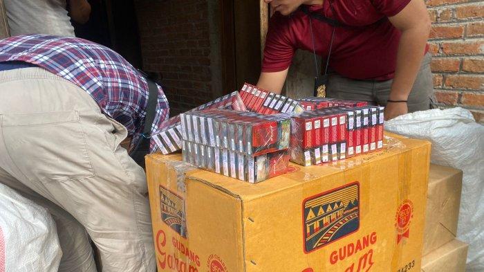 Bea Cukai Kudus Amankan 184 Ribu Batang Rokok Ilegal dari Sebuah Bangunan di Jepara - Tribun ...