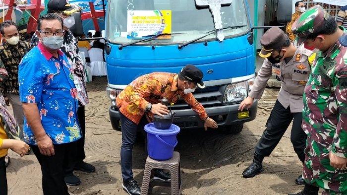 Nelayan di Kabupaten Batang Dapat Bantuan Mobil Freezer dan Subsidi BBM 200 Liter - Tribun ...