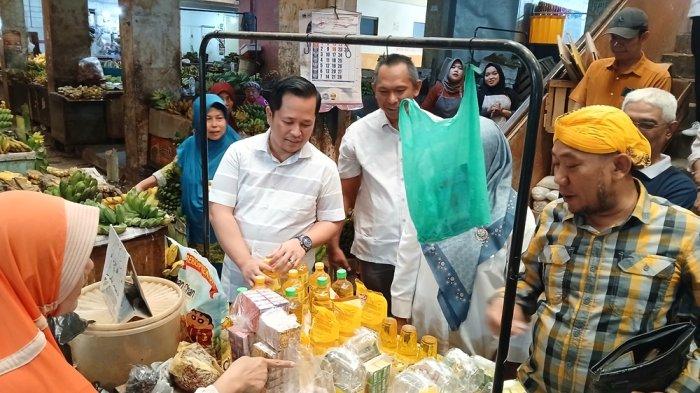 Terima Keluhan Kondisi Pasar dari Pedagang, Begini Respons Cawalkot ...