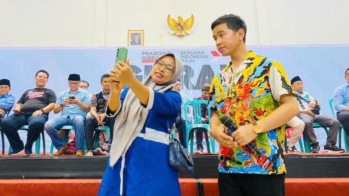 Ingin Getarkan Kandang Banteng, Gibran Sebut Program PKH hingga KIP Dilanjutkan, Kartu Tani ...