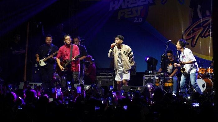 Penyanyi Pop Jawa Gilga Sahid Meriahkan Dies Natalis ke-21 Politeknik ...