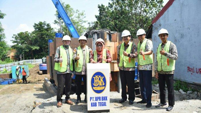 Groundbreaking Gedung BPR BKK Kabupaten Tegal, Diharapkan Tambah Performa Perusahaan - Tribun ...
