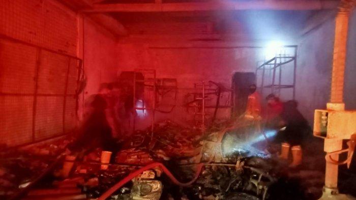 Bengkel Variasi Motor di Kayen Pati Terbakar, Kerugian Ditaksir Rp 2 Miliar - Tribun-pantura.com