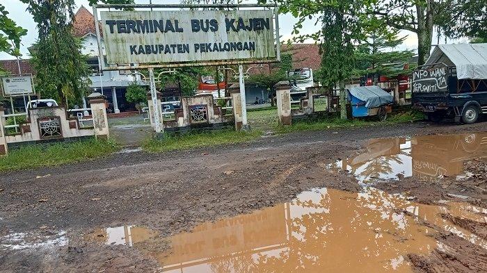 Jalan Rusak, Kodisi Terminal Bus Kajen Pekalongan Dikeluhkan Organda - Tribun-pantura.com