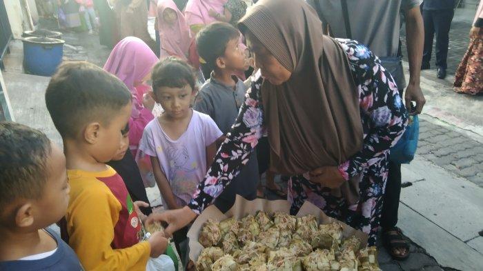 Kupat Jembut, Tradisi Warga Pedurungan Semarang Saling Bermaafan Saat ...