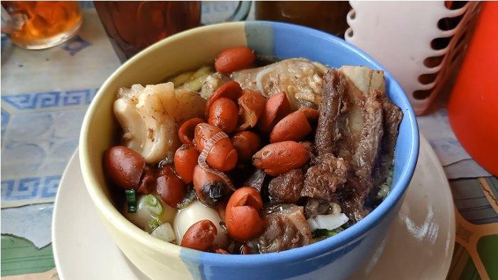 Lezatnya Mi So Dengkil Iga Kuliner Khas Pekalongan, Toppingnya ...