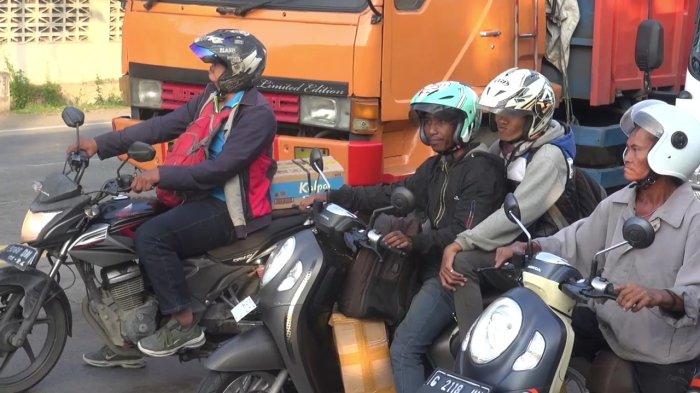 Pemudik Sepeda Motor Mulai Padati Jalur Pantura Kota Tegal - Tribun-pantura.com