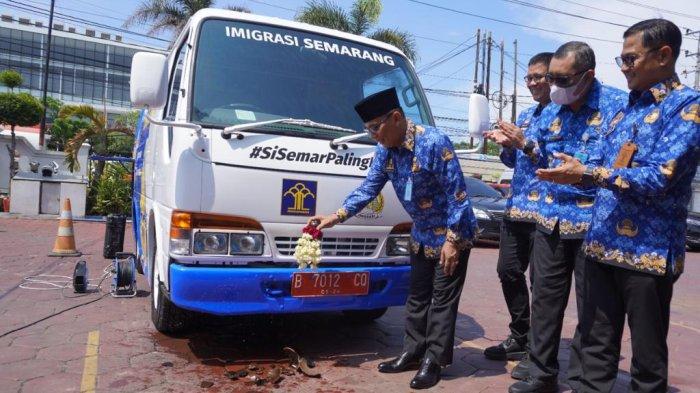 Kakanwil Jateng Resmikan Mobil Layanan dan Pembangunan Masjid Kanim ... Kakanwil Jateng Resmikan Mobil Layanan dan Pembangunan Masjid Kanim ...