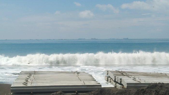 Peringatan Gelombang Tinggi Hingga 4 Meter di Pantai Selatan Jawa Tengah, Warga Diimbau Waspada ...