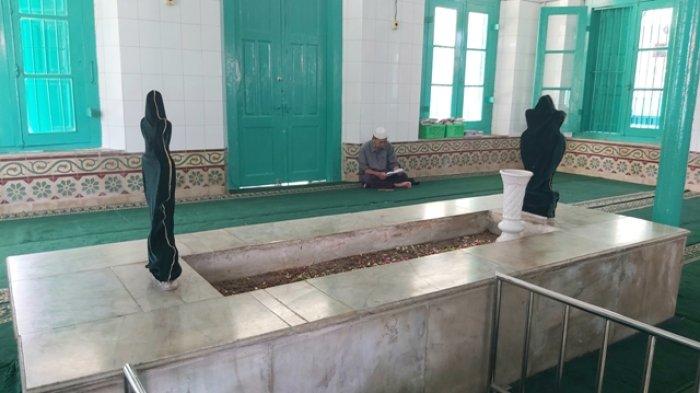 Video Makam Habib Muhammad bin Thohir Al Haddad Tegal Selalu Ramai ...