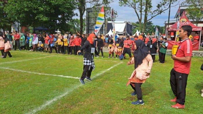 Ibu-ibu PKK Mainkan Permainan Tradisional Gobag Sodor Meriahkan Hari ...