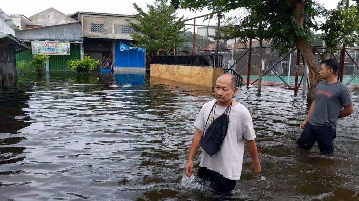 Banjir Kota Semarang, Ketinggian Air di Trimulyo di Atas Lutut Orang Dewasa, Ribuan Jiwa ...