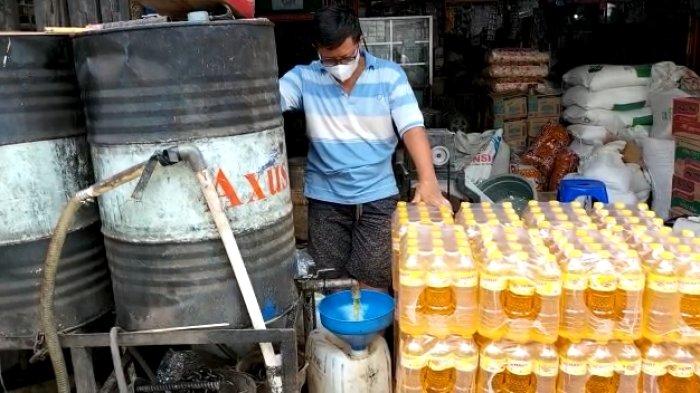 Minyak Goreng Bersubsidi Minyakita di Batang Langka, Warga Beralih Gunakan Minyak Curah - Tribun ...