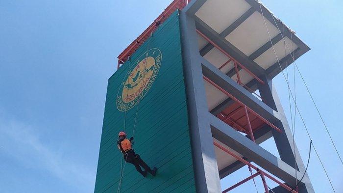 April Tarik Nafas Dalam-dalam, Pelatihan Repling Potensi SAR di Tower ...