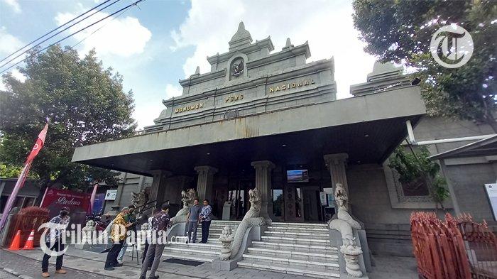 Perkaya Wawasan, Jurnalis Papua Kunjungi Monumen Pers Nasional - Tribun ...