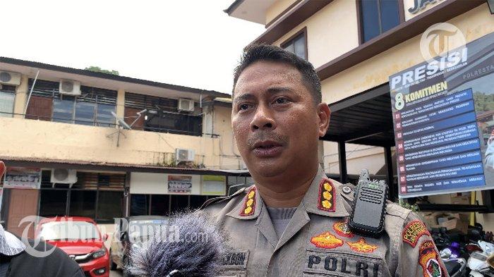 Polisi Masih Identifikasi Jenis Ledakan di Rumah Jurnalis Senior Papua Victor Mambor - Tribun ...