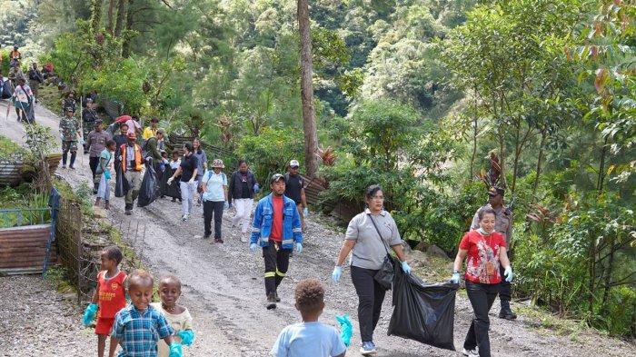 Komunitas Karyawan PTFI dan Warga Gelar Bakti Sosial di Kampung Waa Banti Tembagapura - Tribun ...
