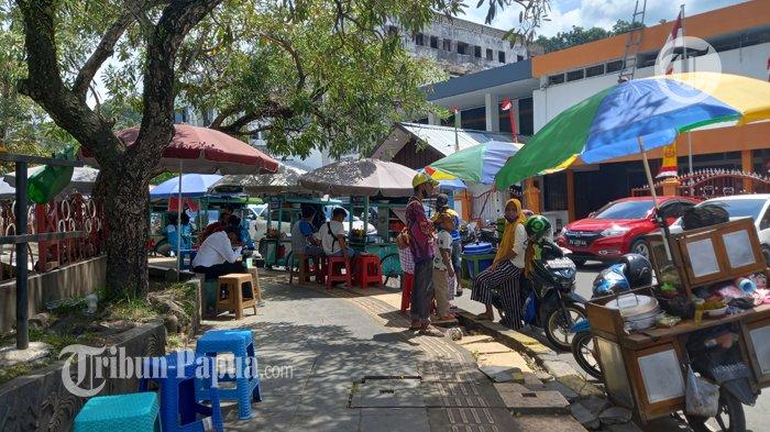 Trotoar di Taman Imbi Jadi Tempat Pedagang Kali Lima - Tribun-papua.com