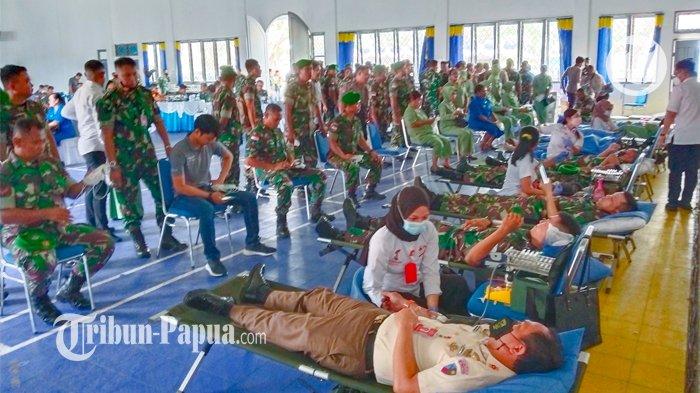 Ratusan Pendonor Darah Sambut HUT ke-77 TNI di Merauke - Tribun-papua.com