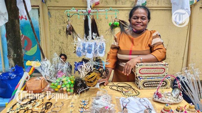 Mama-mama Papua Penjual Kerajinan Khas Papua Akui Ditelantarkan PB ...