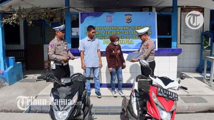 Sat Lantas Polres Jayapura Kembalikan 2 Unit Motor Hasil Curian ke Pemiliknya - Tribun-papua.com