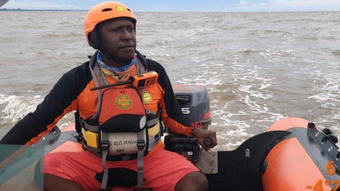 UPDATE: Pencarian Edi Prayitno Penumpang Longboat Terbalik di Ararau ...