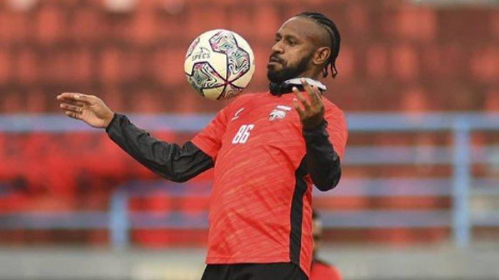 Boaz Solossa Dikarunia Anak Lelaki Pertama, Siap Jadi Bintang Muda ...