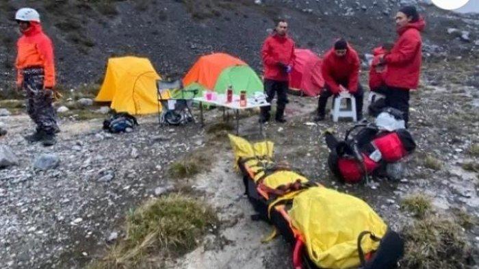 Pendakian Puncak Cartenz Pyramid Papua Dihentikan Sementara Pasca ...
