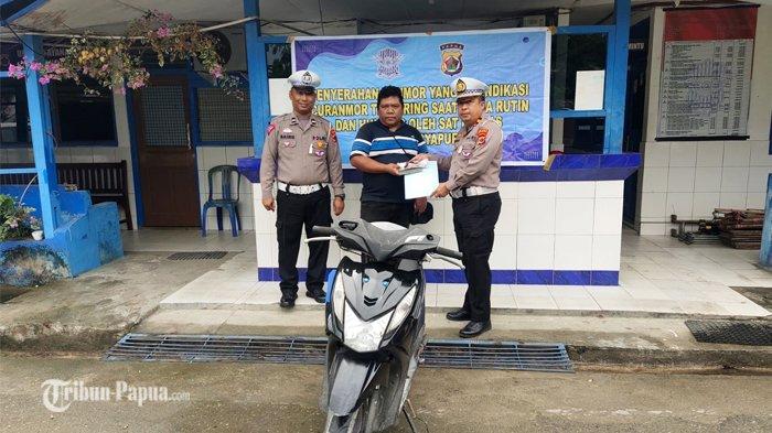 Sat Lantas Polres Jayapura Kembalikan Motor Hasil Curian yang Hilang 2 Tahun ke Pemiliknya ...