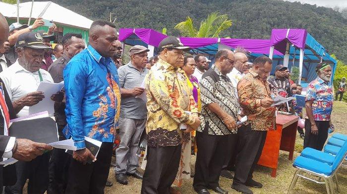 Hadiri Peresmian GJRP Emanuel Hulikma, Bupati Yalimo: Jemaat Harus ...