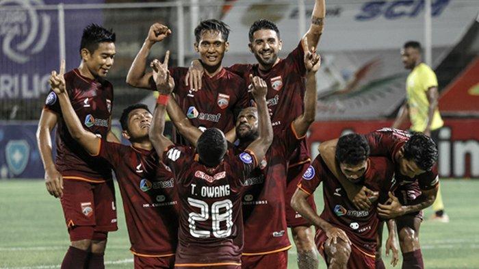 Spesialis Menit Akhir, Boaz Solossa Kembali Cetak Gol - Tribun-papua.com