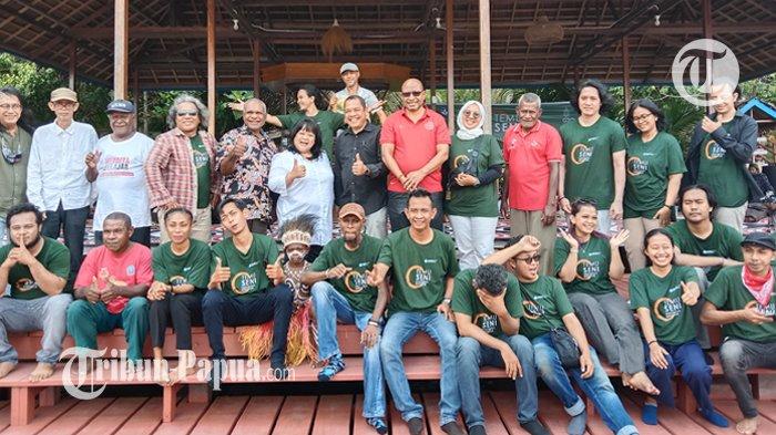 Temui 14 Komposer di Kampung Yokiwa, Joko Sunaryo: Papua Laboratorium Seni dan Budaya! - Tribun ...